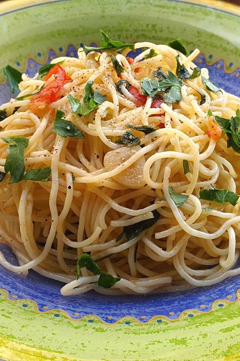 Pasta with Garlic, Olive oil and Pepper - Greek Appetite