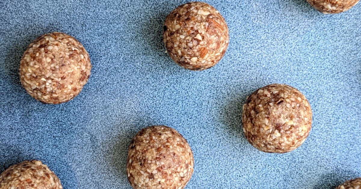 Super Εasy Raw Almond Bites (Sugar-Free) - Greek Appetite