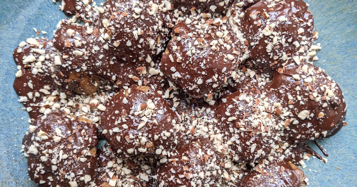 Easy Chocolate Stuffed Figs With Nuts - Greek Appetite